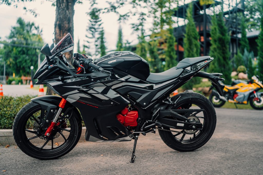 [SR] Review New GPX DEMON GR200R 4 Valves by Moto Moment - gpxthailand